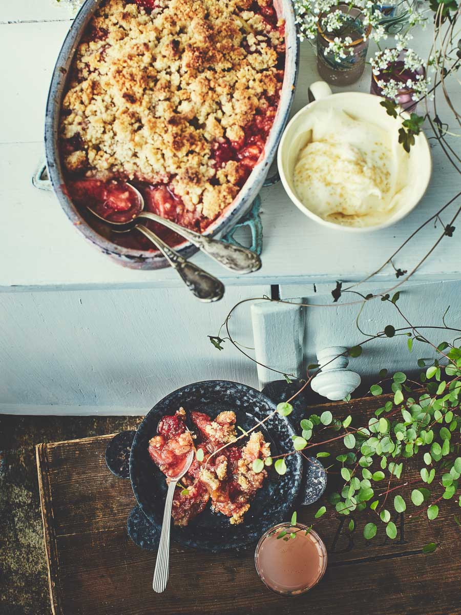 Recette Crumble fraises-rhubarbe - Recette 180°C